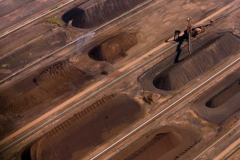 Australia to block any attempt to move BHP Billiton listing