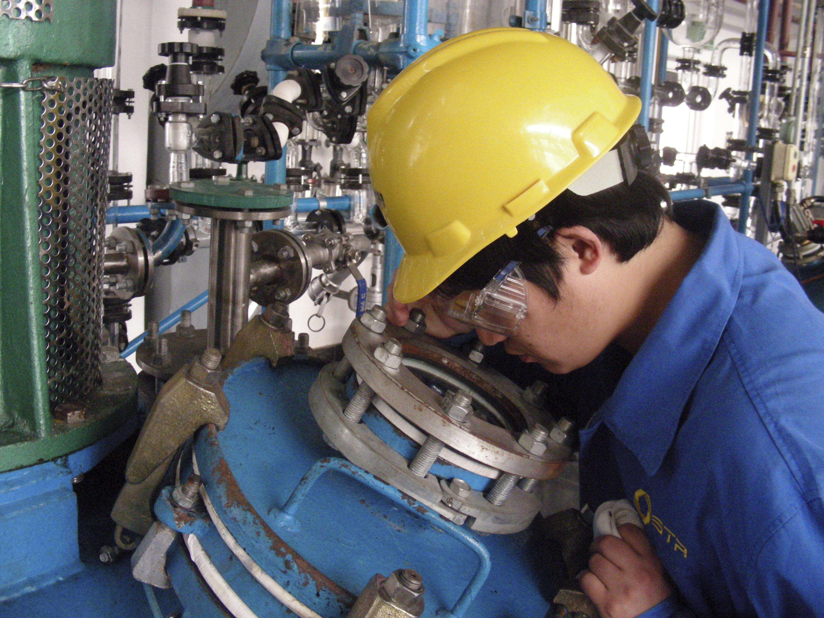 Chinese biotech firm WuXi AppTec said to raise $1b in HK share sale